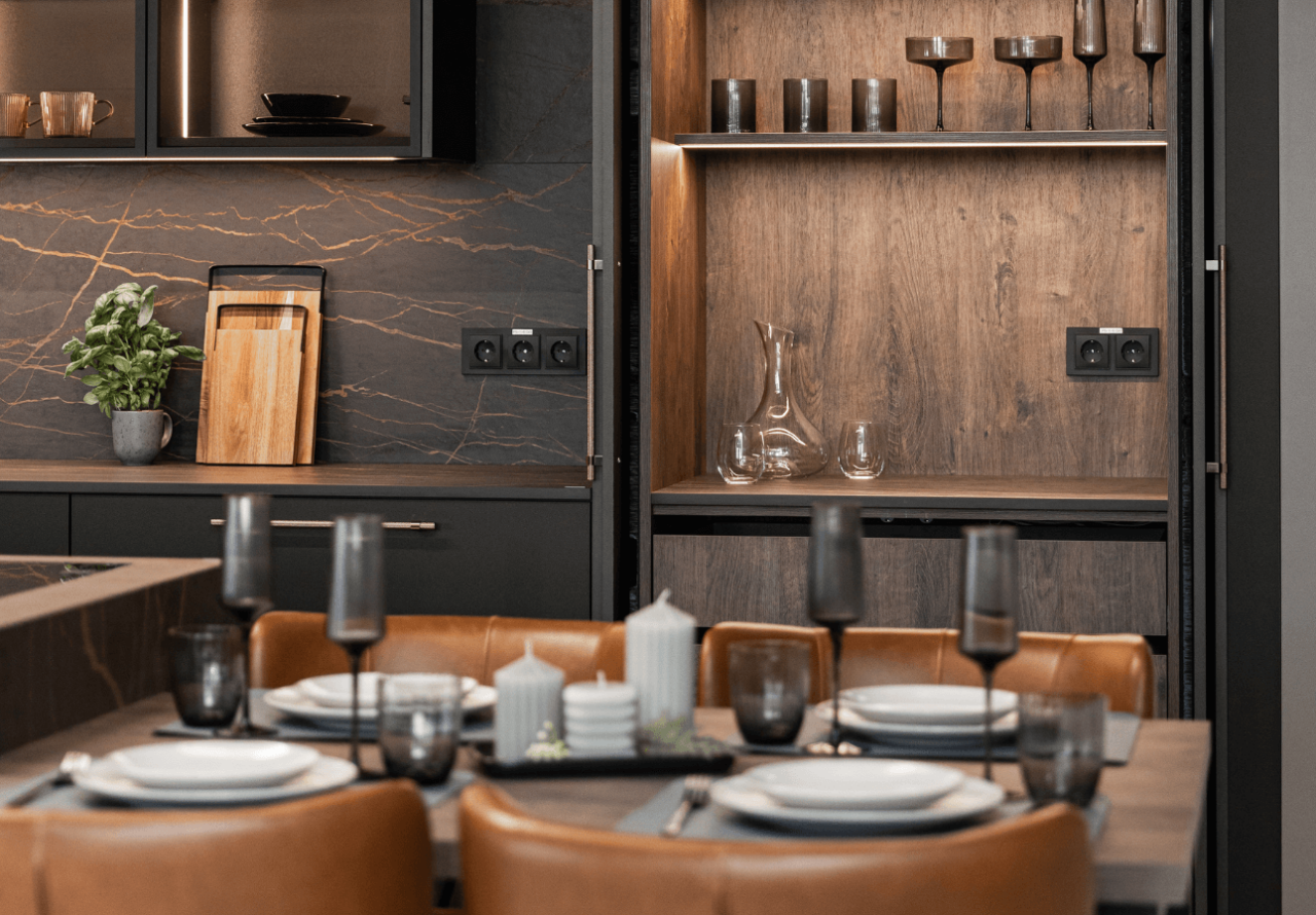 PLENUS COLLECTION - Taumona